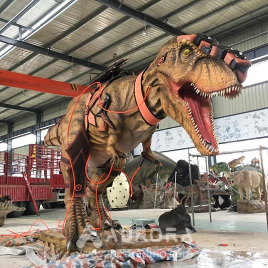 Animatronic Tyrannosaurus Rex Squirtting Water