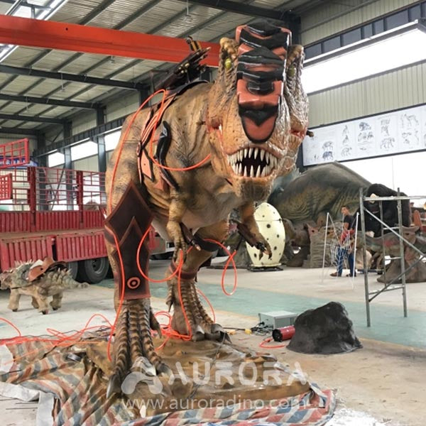 Animatronic Tyrannosaurus Rex Squirtting Water